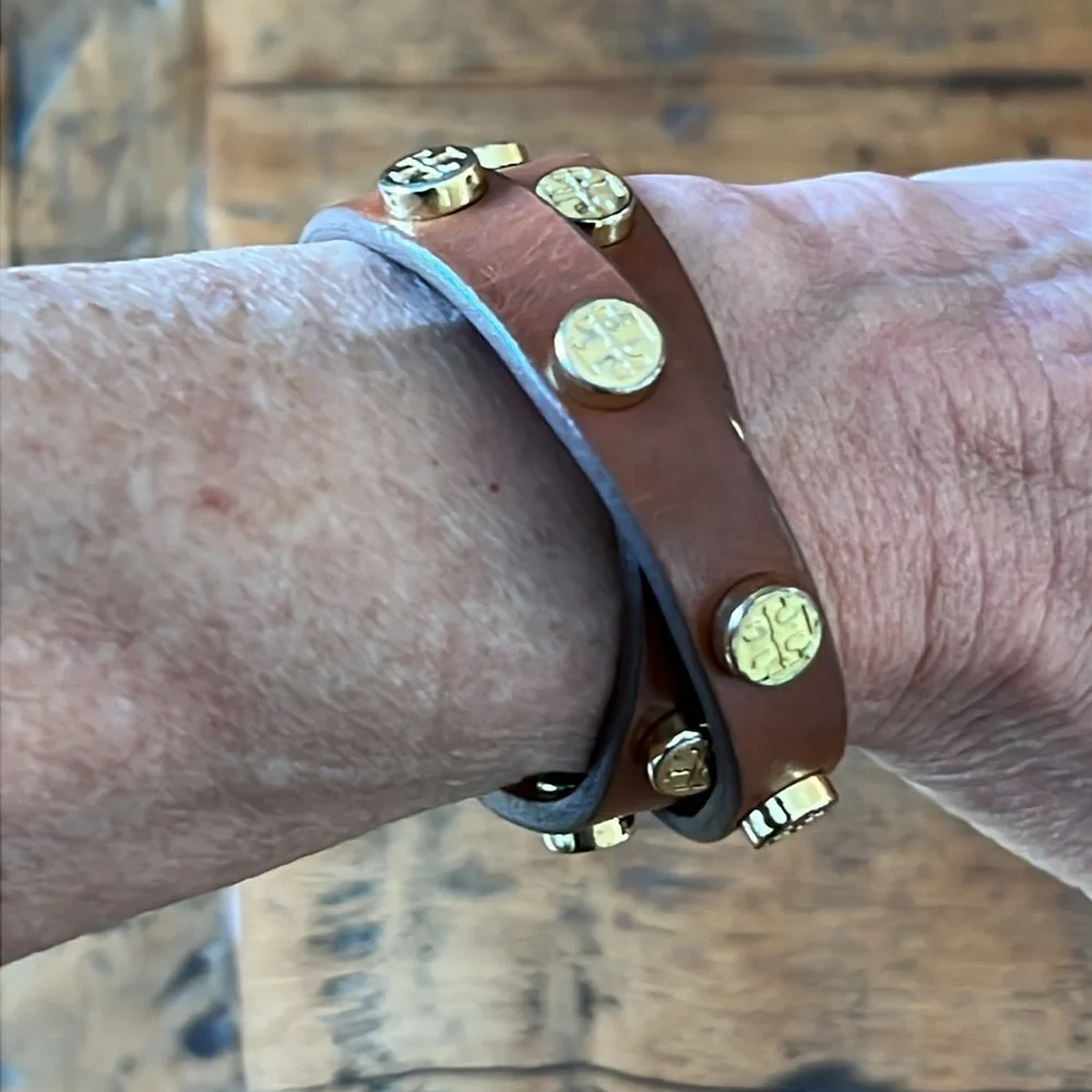 Tory Burch | Jewelry | Tory Burch Brown Leather W Gold Logo Hardware ...
